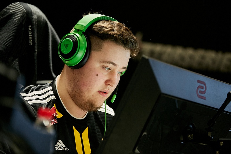 ZywOo: "O s1mple está a ter um ano incrível e está neste momento a ...