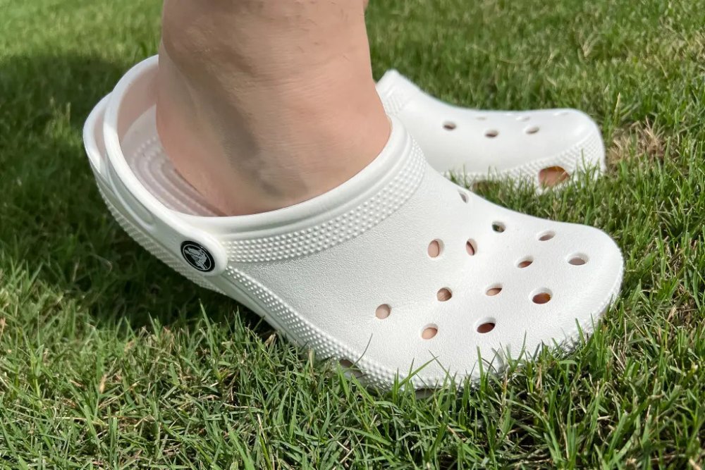 ESL proíbe uso de Crocs - Fraglíder