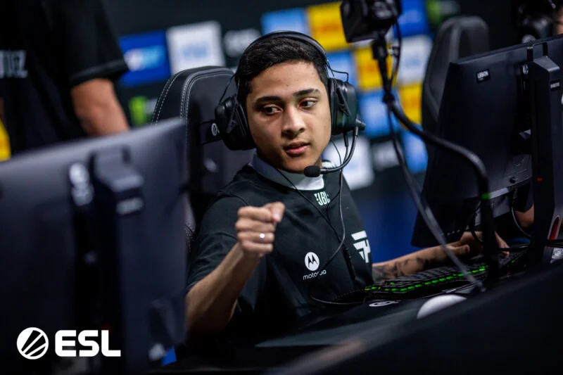 zevy está de saída da paiN - Fraglíder